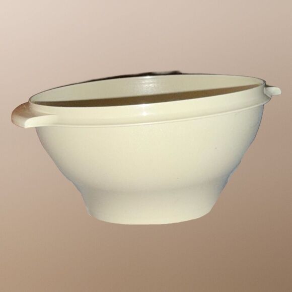Tupperware | Dining | Vintage Tupperware Tan 88 Large Serving Salad ...